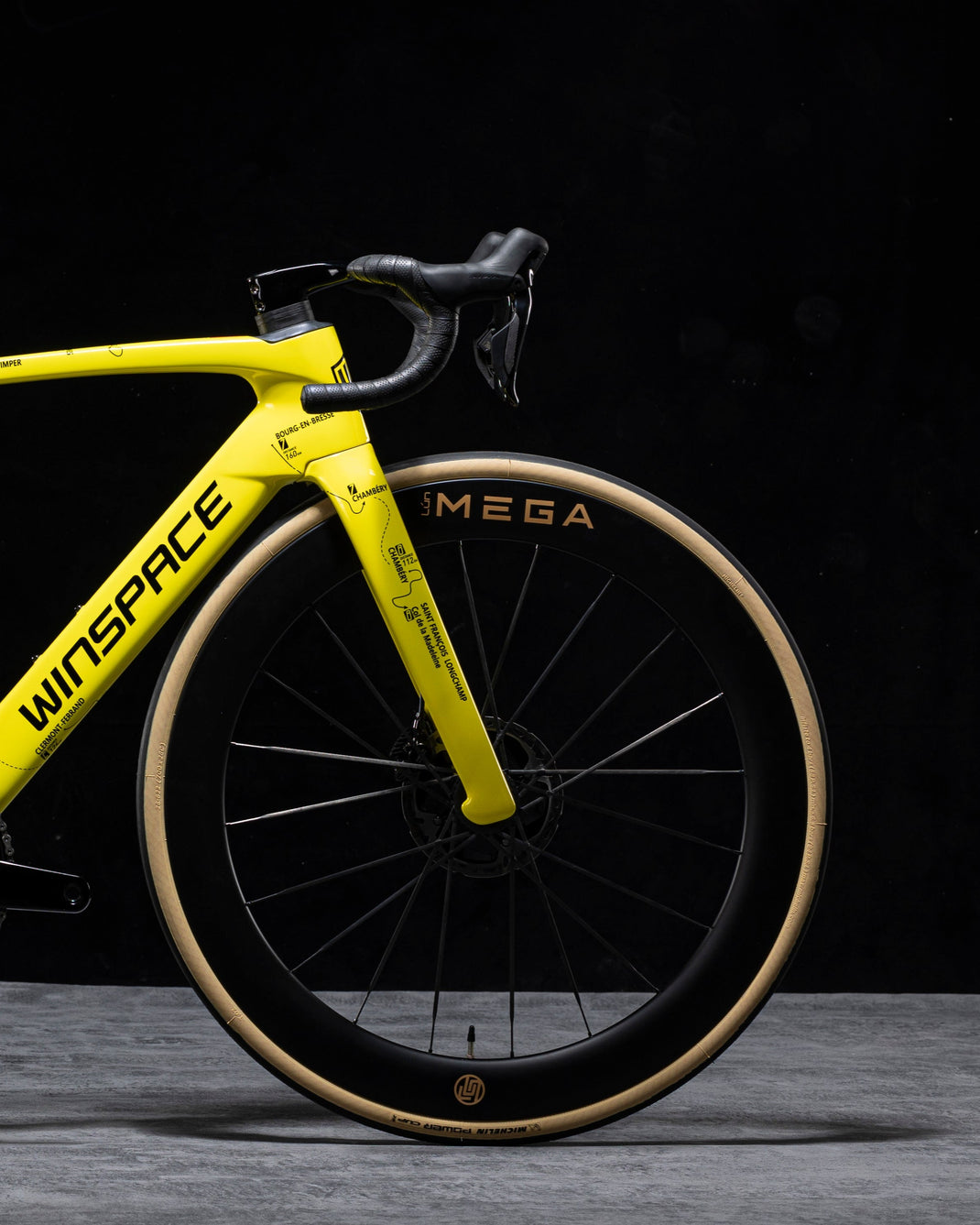 T1600 Winspace Aero Race Bike